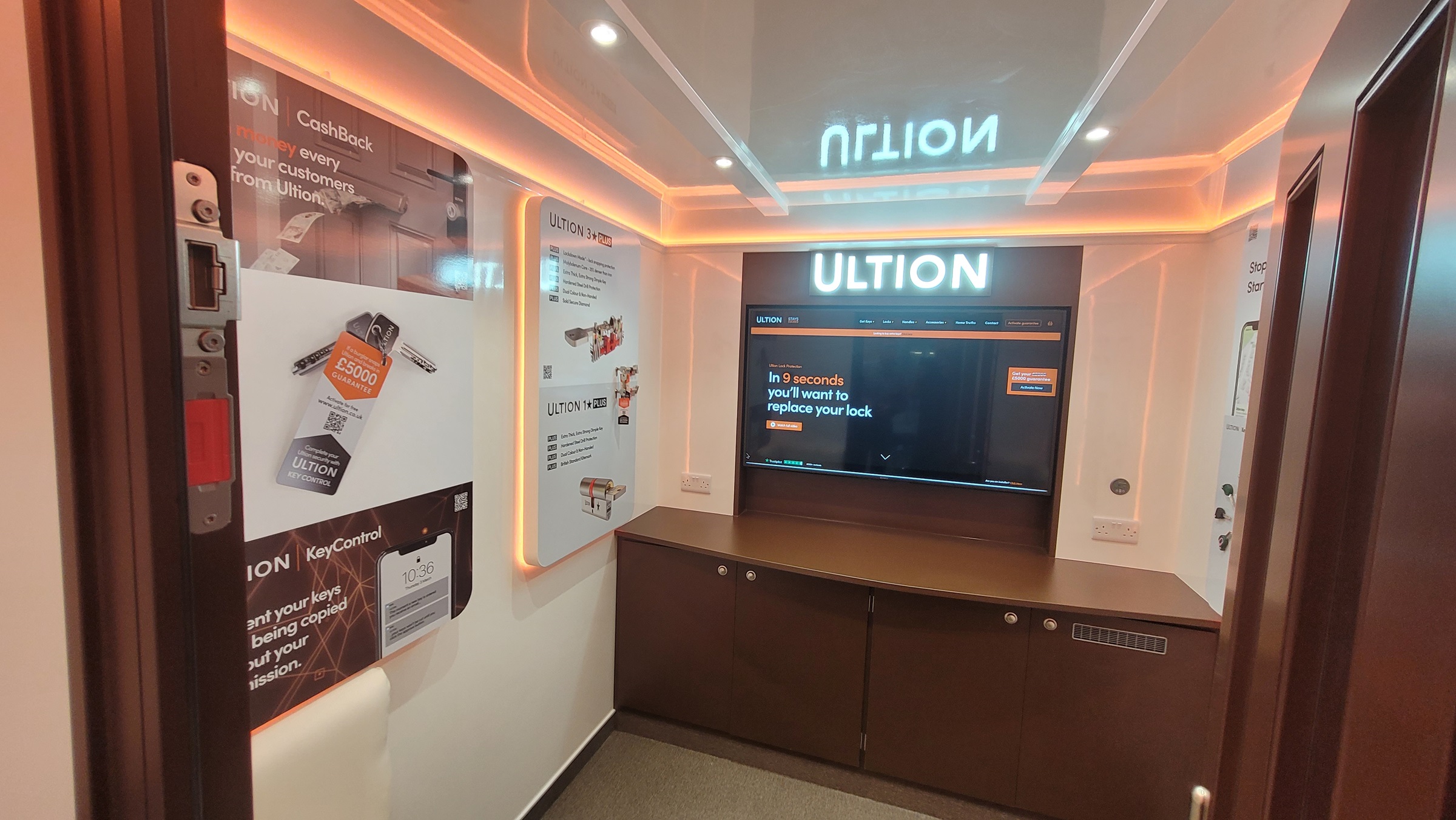Brisant Secure Ultion Locks Mobile Showroom 3,500 Kg - NEAT Vehicles