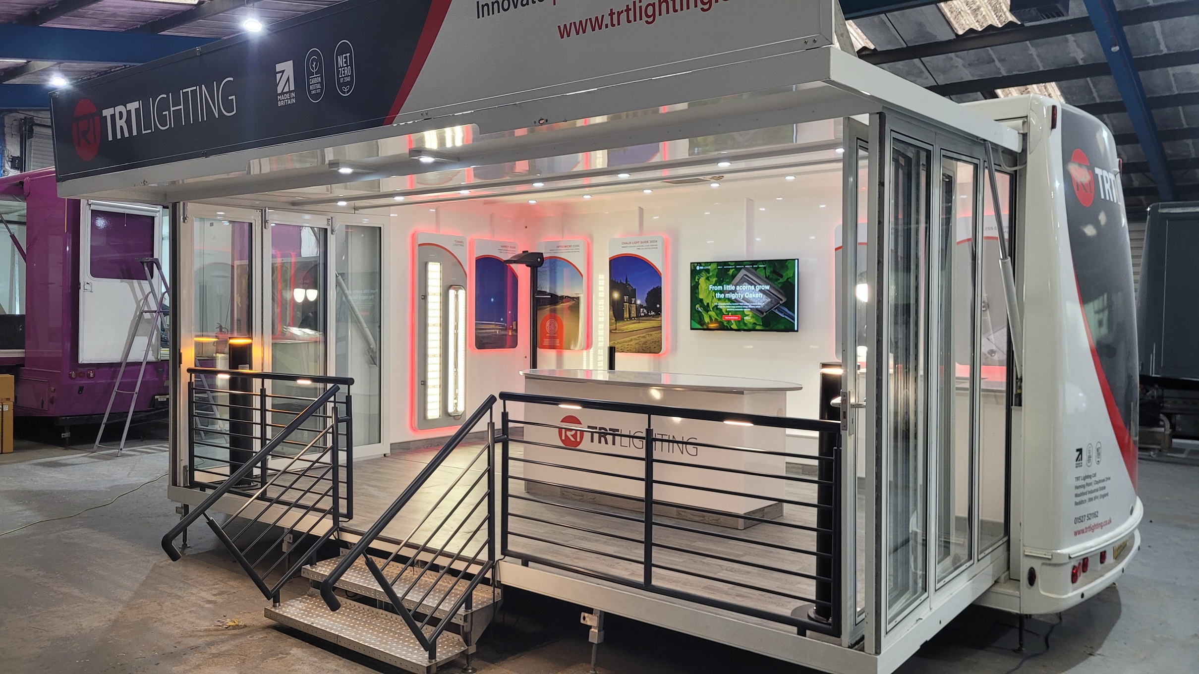 TRT Lighting Neat Displayflex 5,000 Kg Mobile Demonstration and Product ...