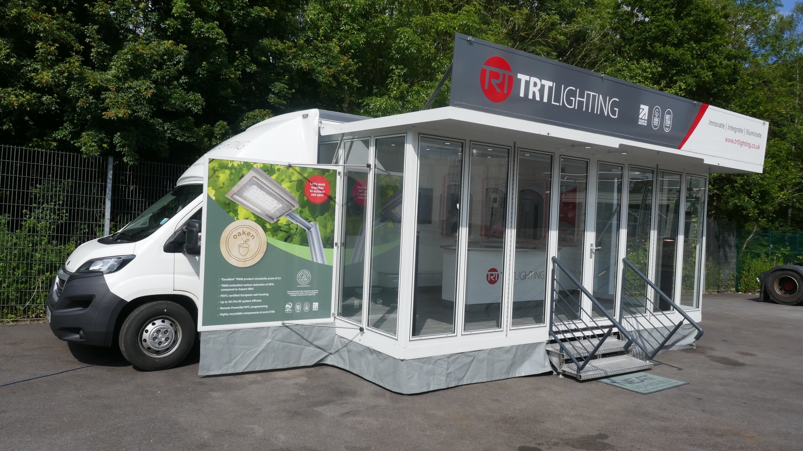 TRT Lighting Neat Displayflex 5,000 Kg Mobile Demonstration and Product ...