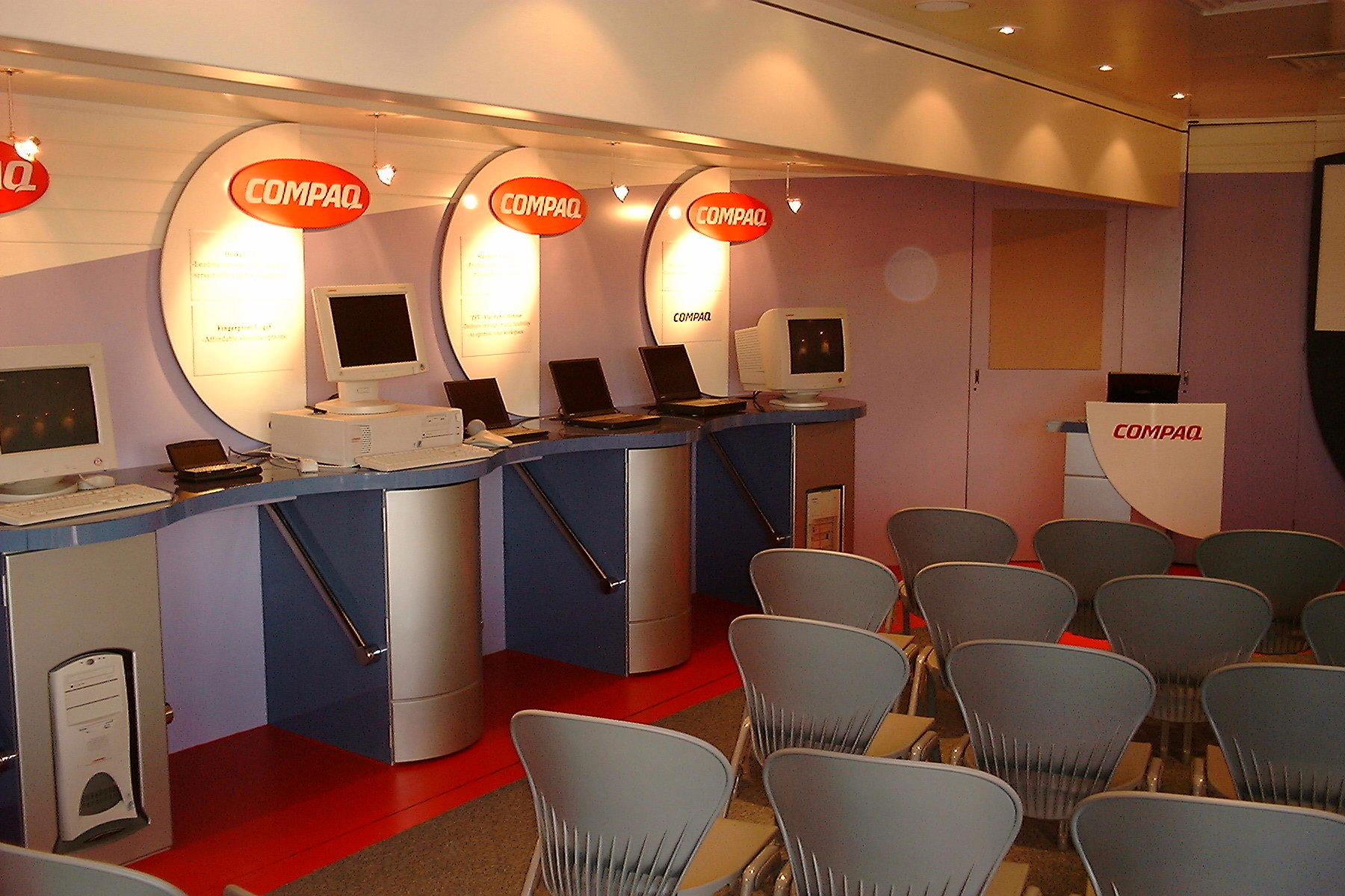 Compaq Computers Mobile Exhibition and Sales Trailer - NEAT Vehicles