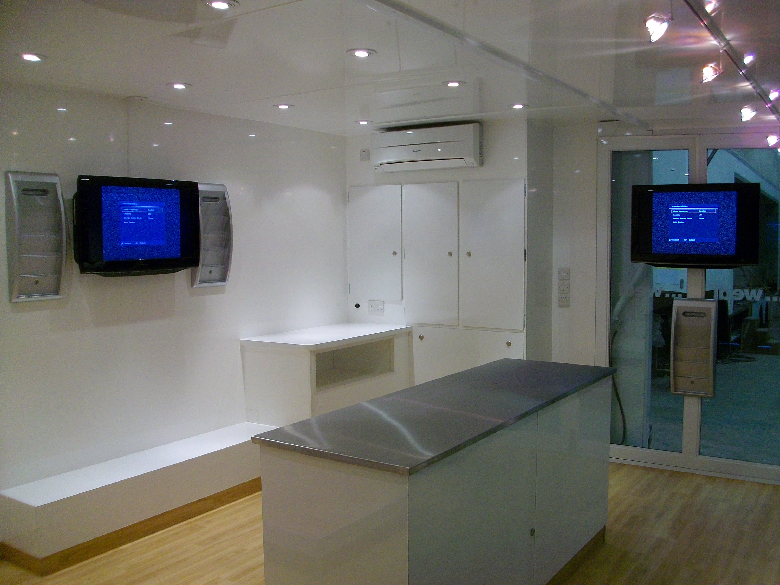 Wedi Exhibition and Demonstration Vehicle - NEAT Vehicles